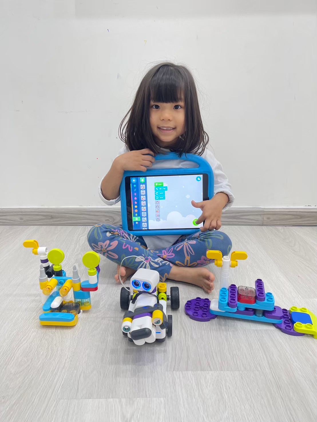 Botzees | Course | Kiddee Lab